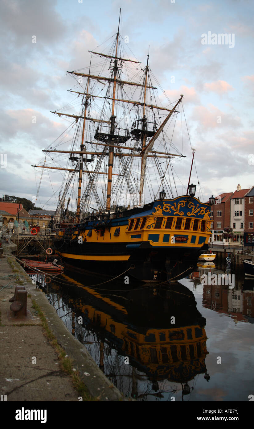 Old galleon at sea waves hi-res stock photography and images - Alamy