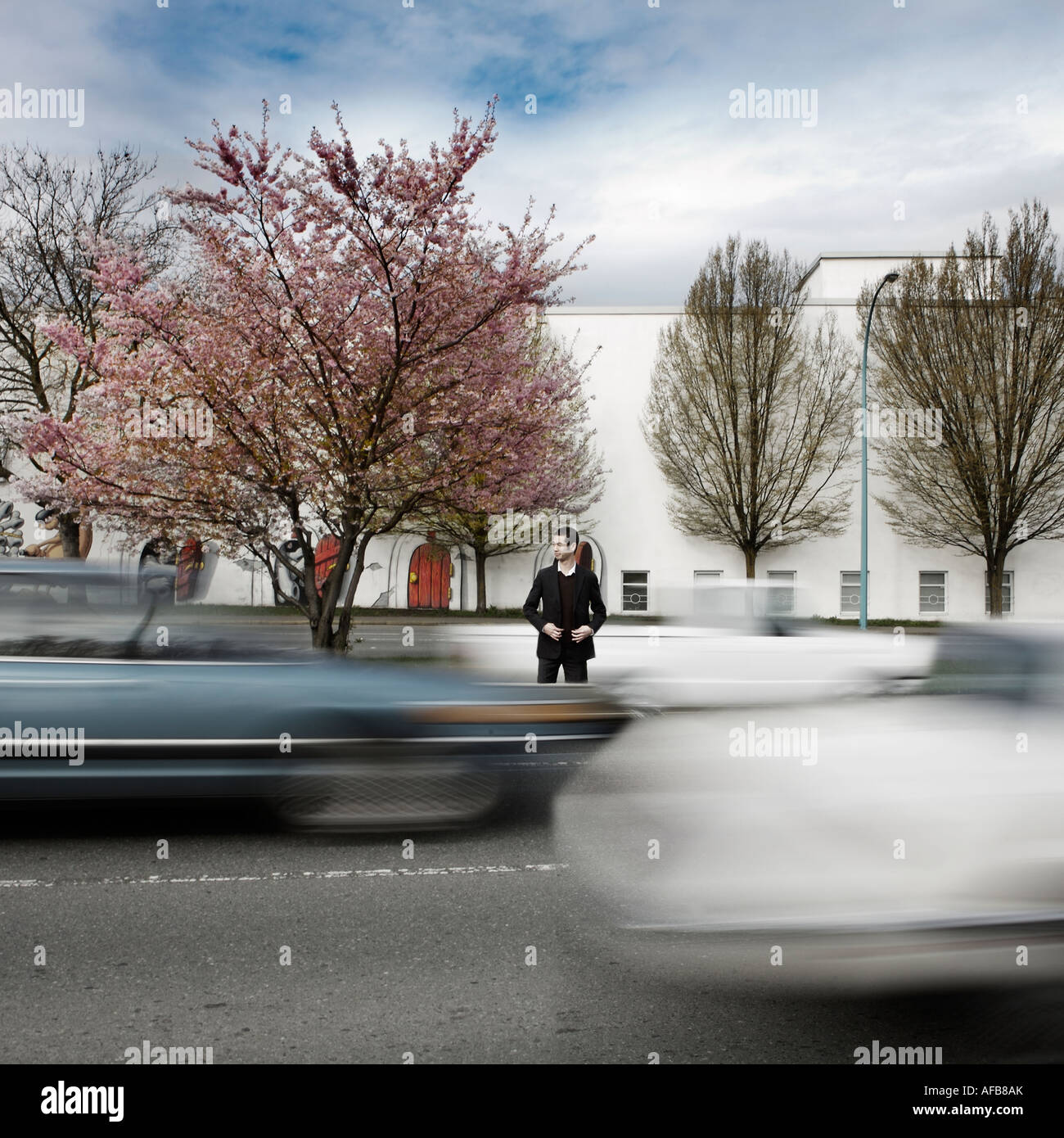 Urban street scene cars hi-res stock photography and images - Alamy