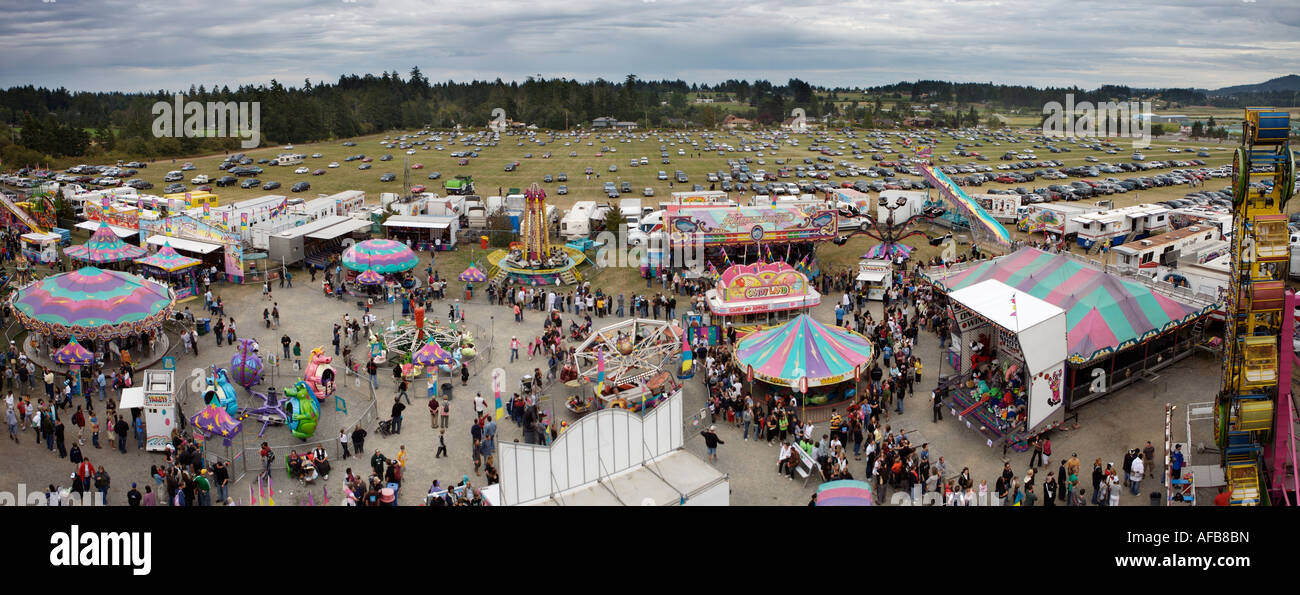 Fairground crowd hi-res stock photography and images - Alamy