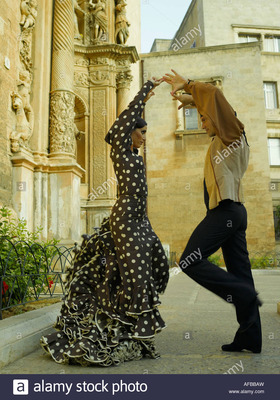 Young Spanish Couple Dancing Stock Photos & Young Spanish Couple ...