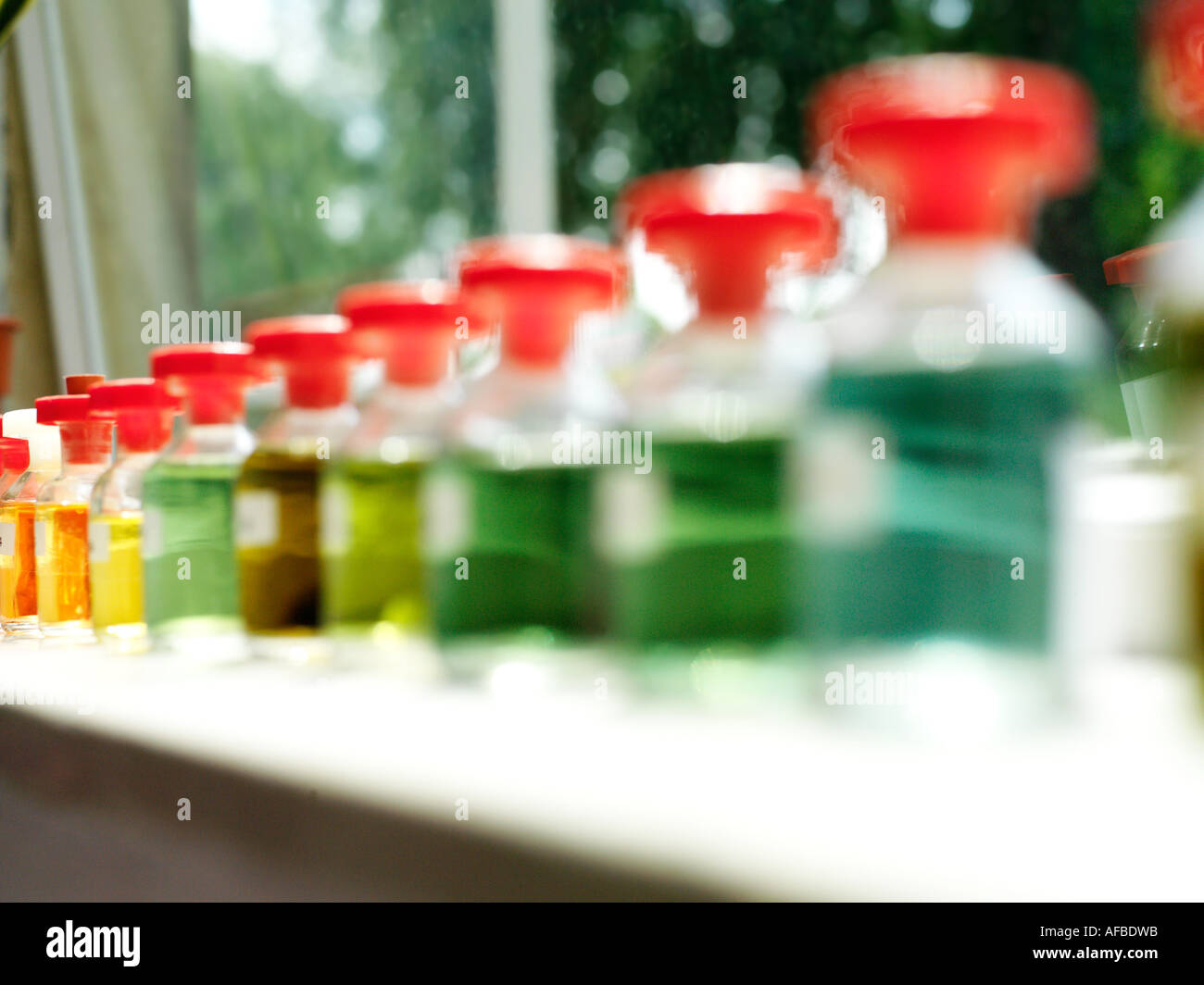 School science laboratory bottles chemicals hi-res stock photography ...