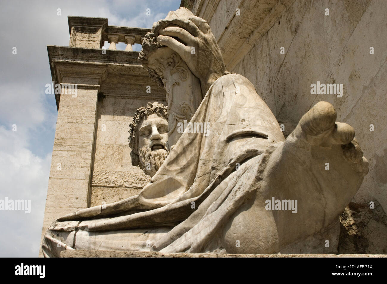 Sculpted by michelangelo hi-res stock photography and images - Alamy