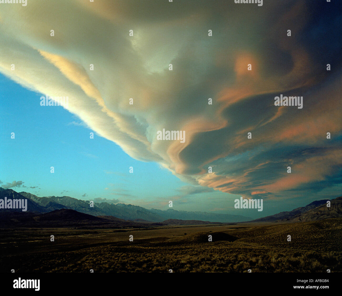 Cloud study hi-res stock photography and images - Alamy