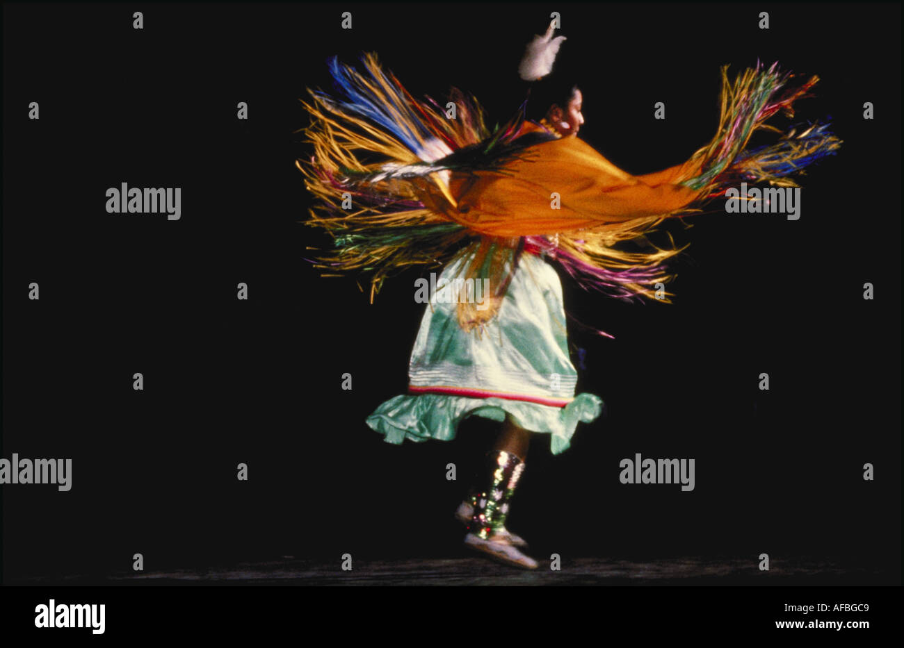 Fancy shawl dance hi-res stock photography and images - Alamy
