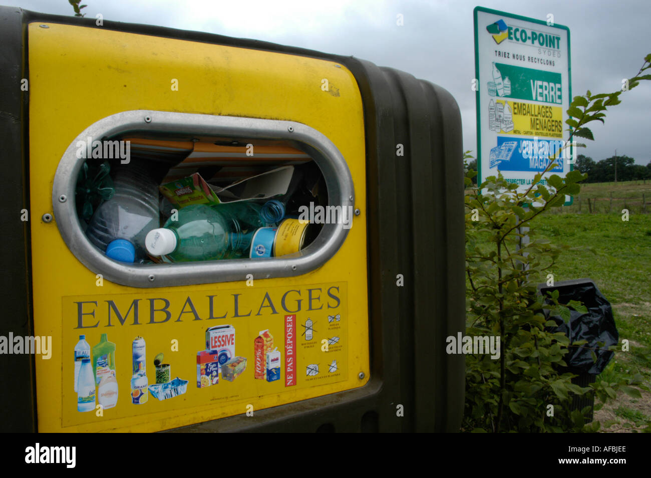 french recycle bins for plastic in dordogne france Stock Photo - Alamy