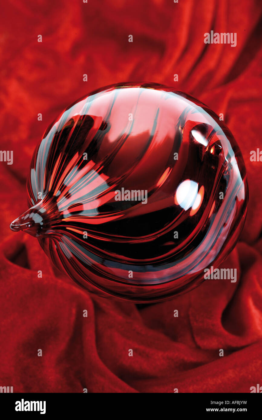 Reflection christmas ball hi-res stock photography and images - Alamy