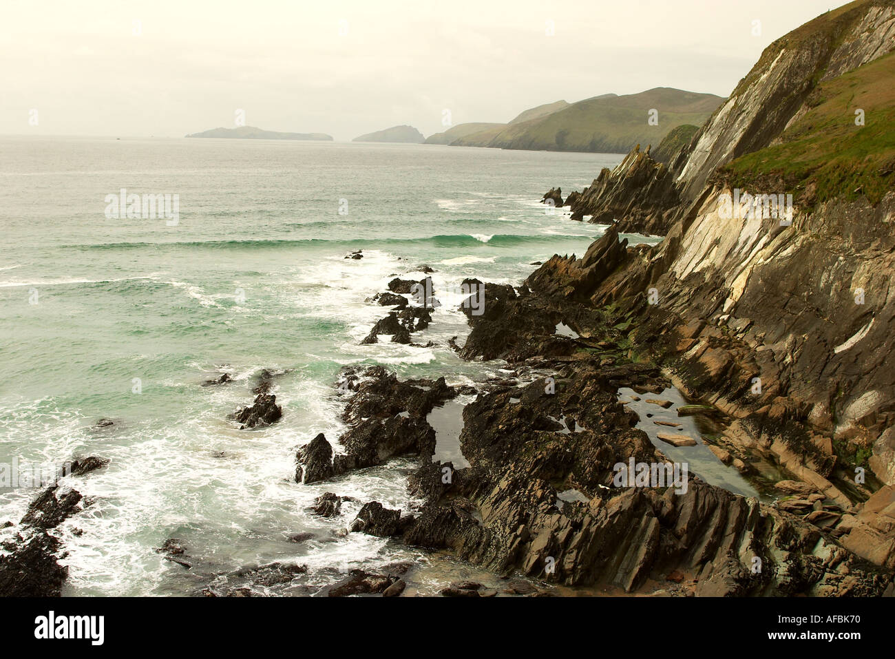 Foggy cliffs of moher hi-res stock photography and images - Alamy