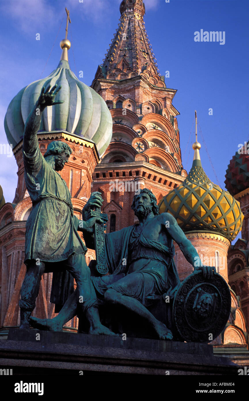 Mini pozharsky statue hi-res stock photography and images - Alamy