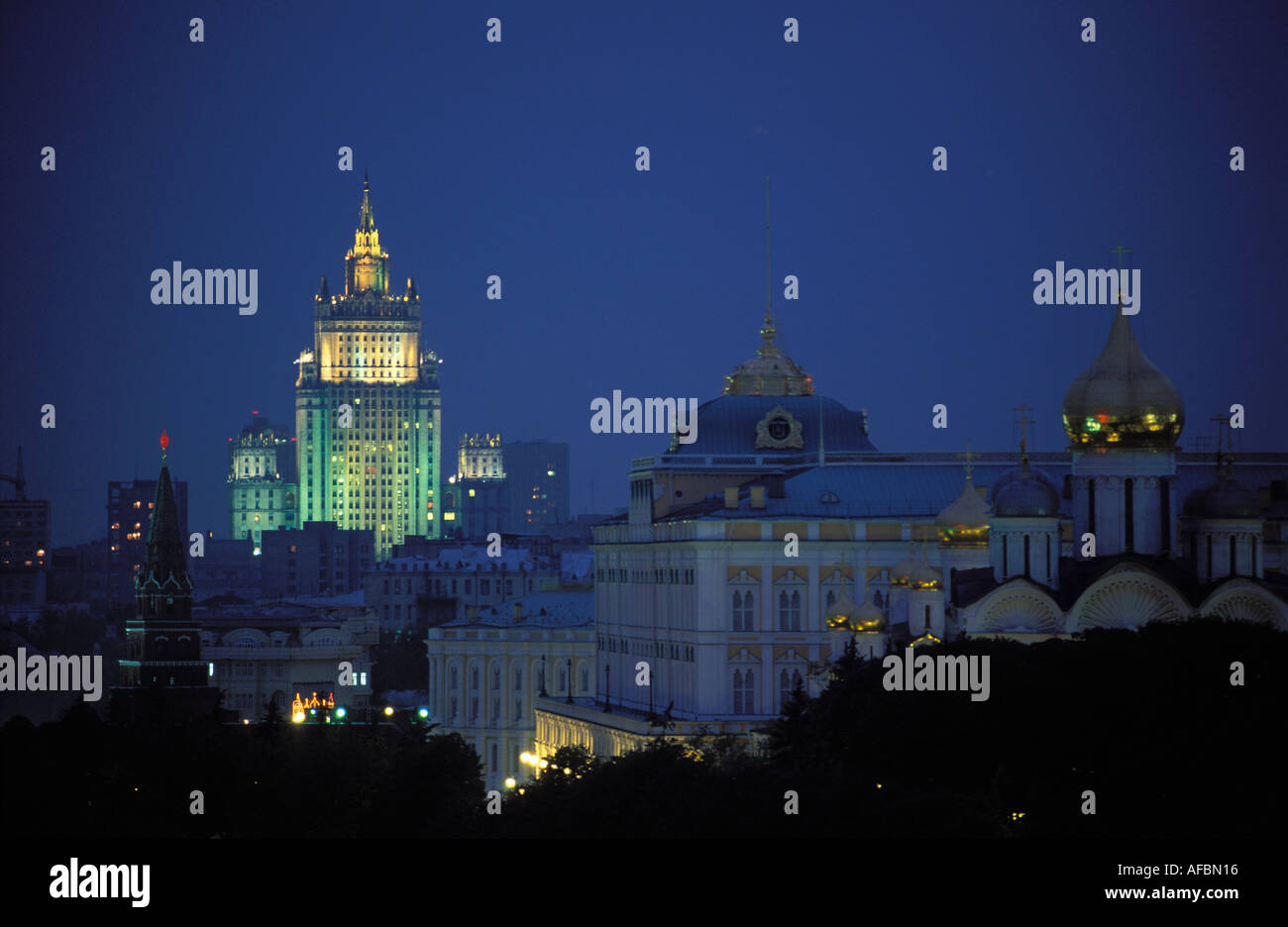 Moscow Stalin skyscraper and Kremlin Stock Photo - Alamy