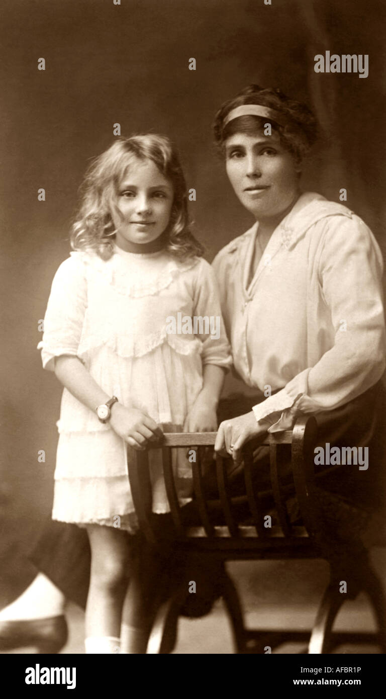 1920s mother hi-res stock photography and images - Alamy