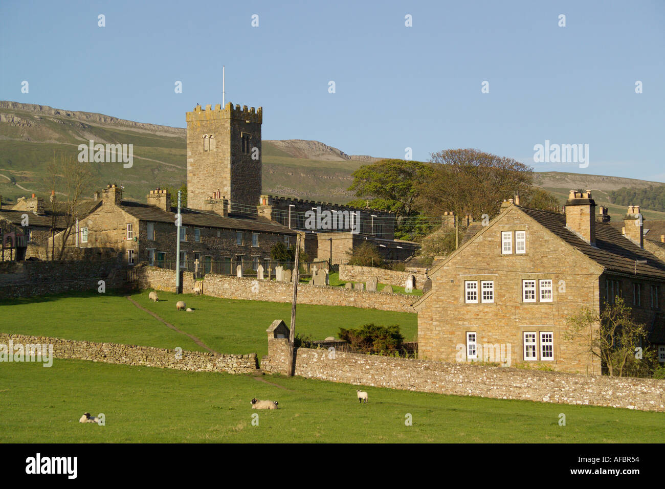 Askrigg village countryside rural hi-res stock photography and images ...