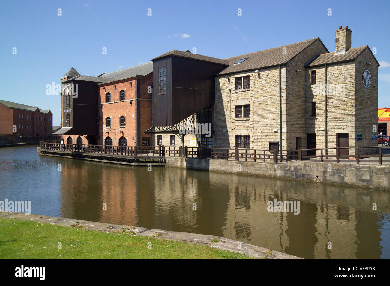 Wigan lancashire town england hi-res stock photography and images - Alamy