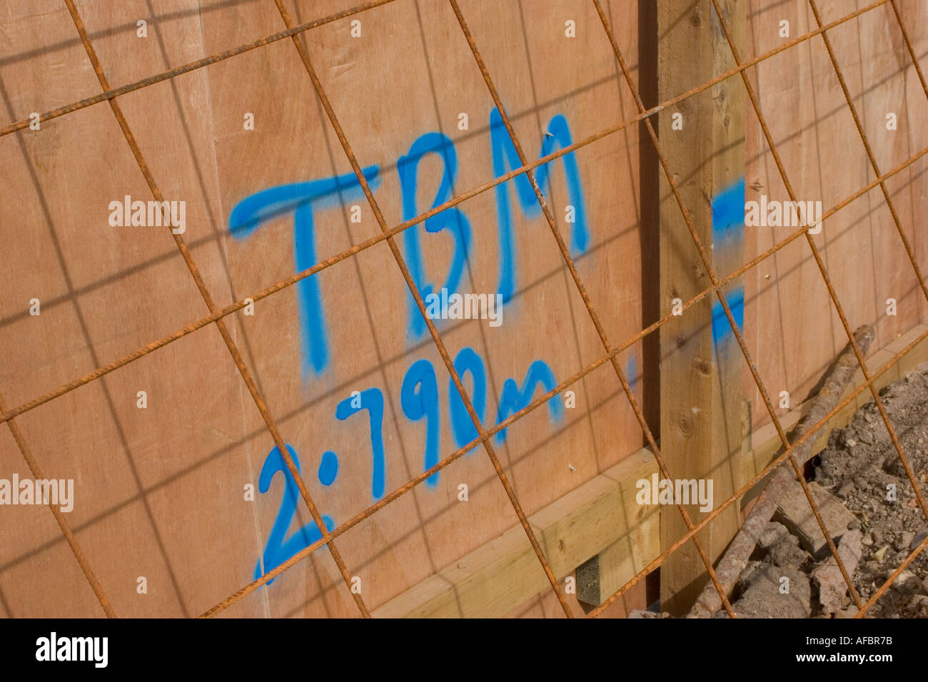 Hording construction hi-res stock photography and images - Alamy