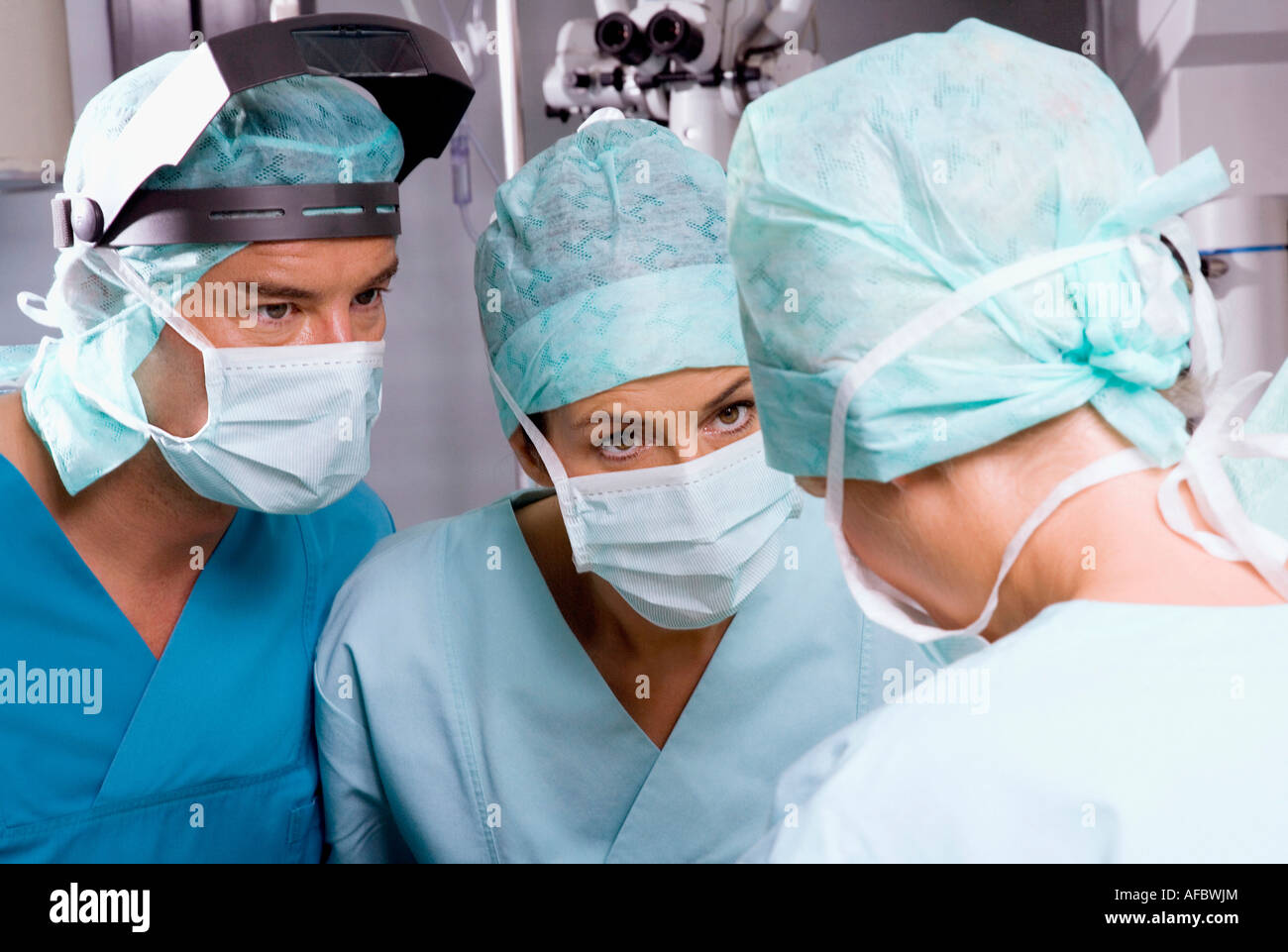 Operating Room Nurses Stock Photos & Operating Room Nurses Stock Images ...