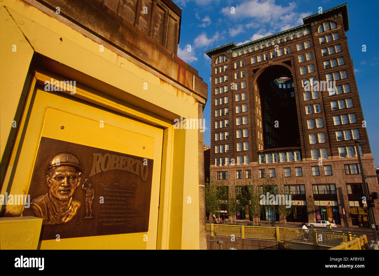 Pittsburgh pirates roberto clemente hi-res stock photography and images ...