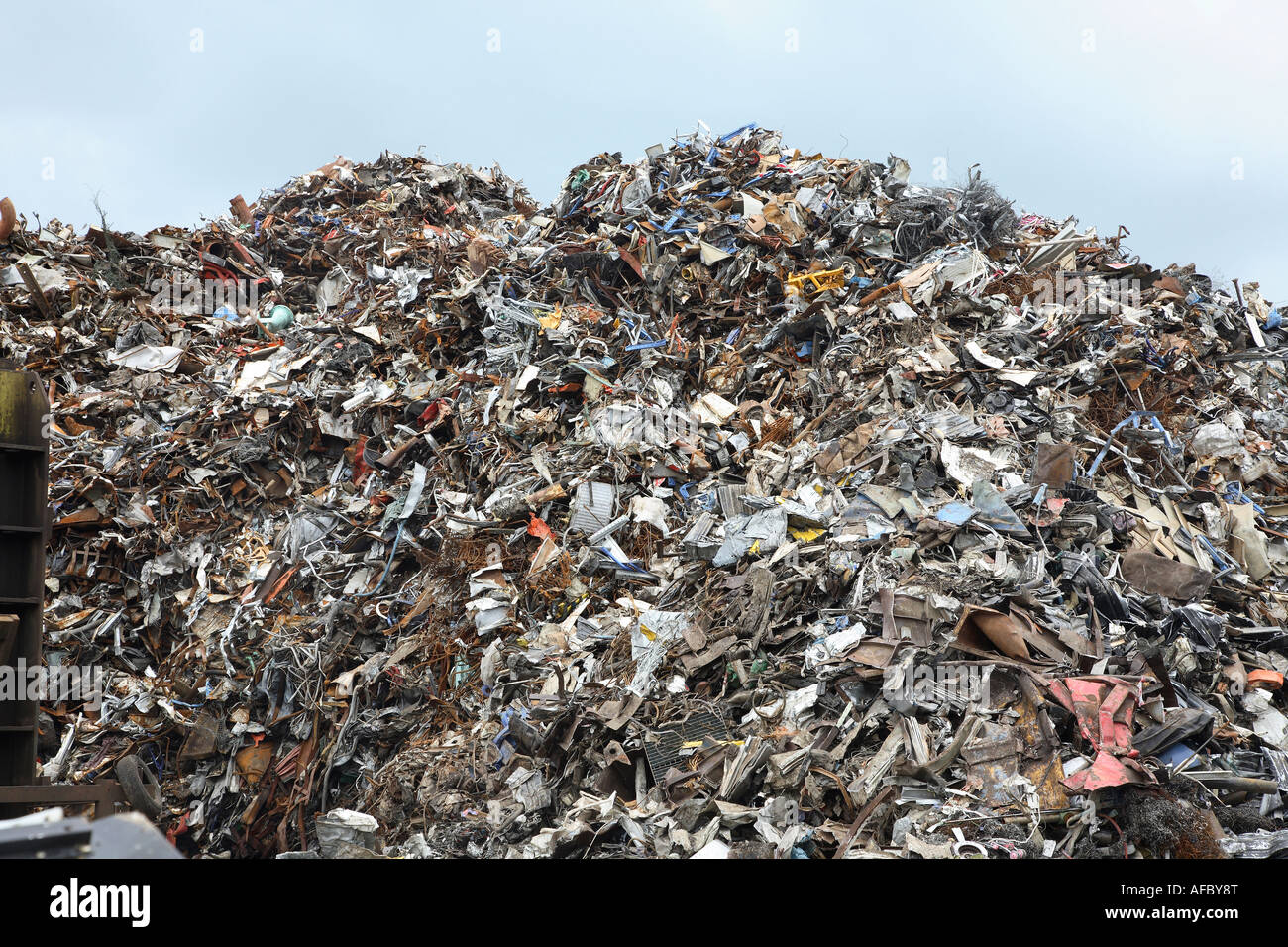 Scrap metal heap Stock Photo - Alamy