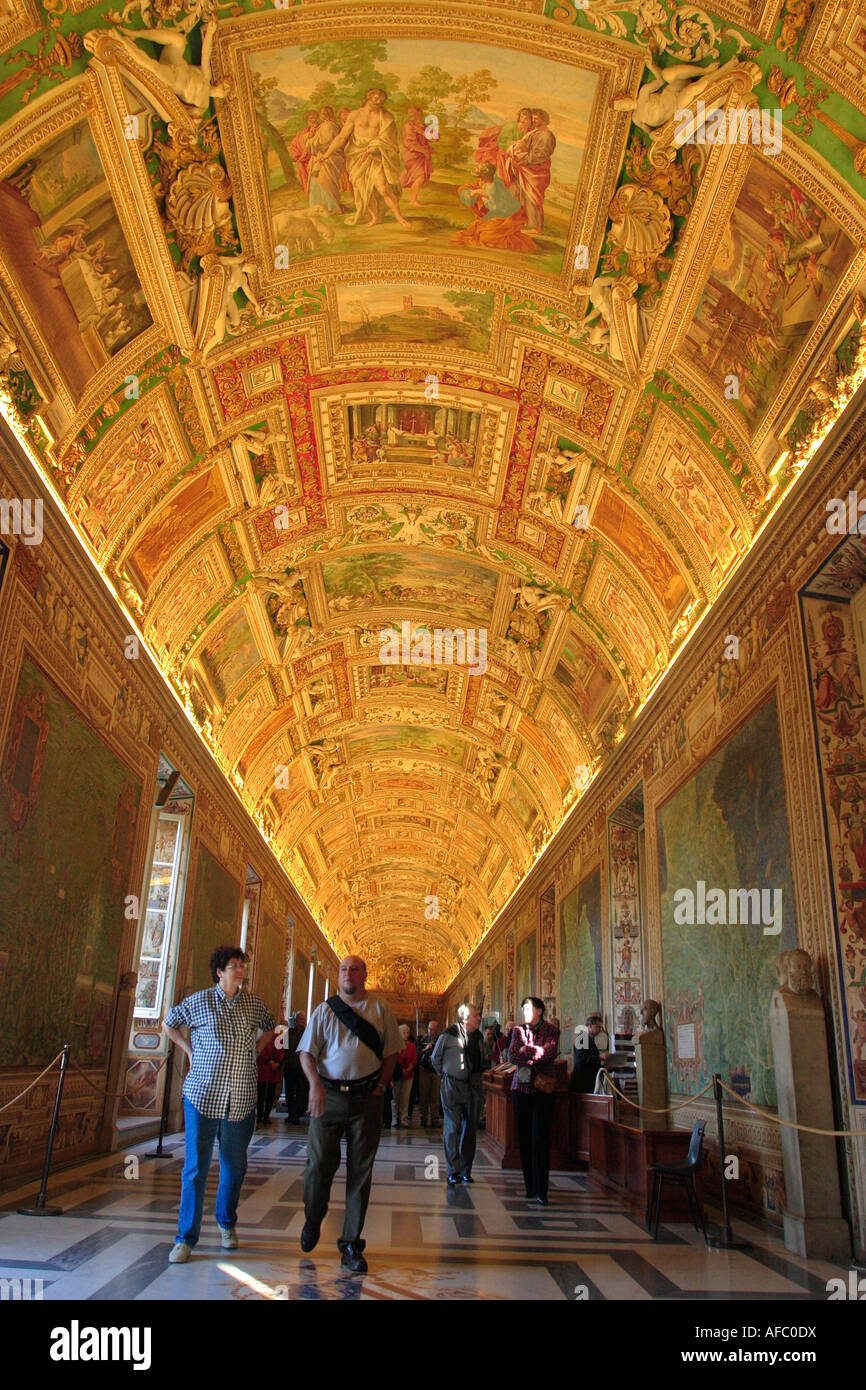 Tour group vatican map room hi-res stock photography and images - Alamy