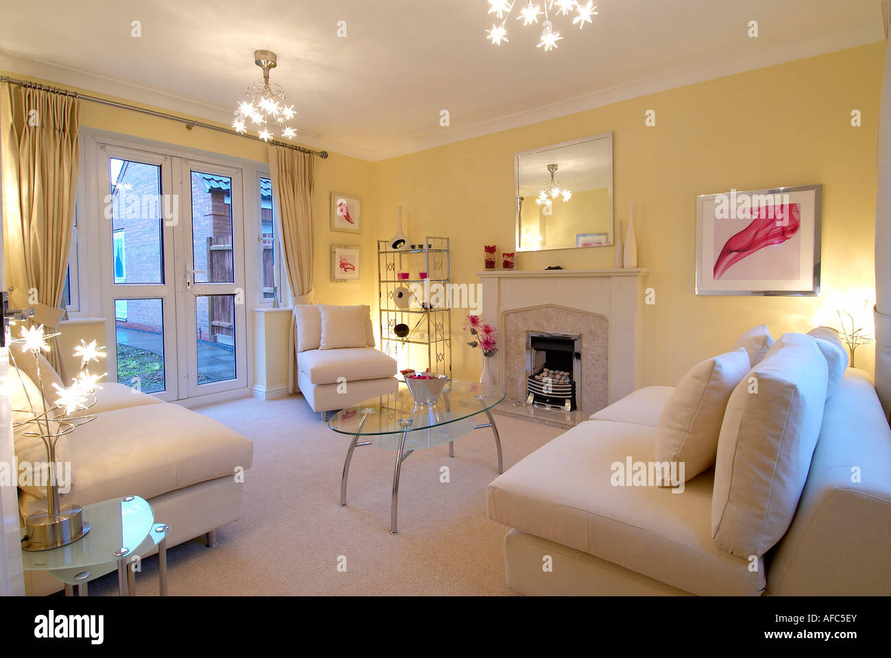 Bright pink lounge chair hi-res stock photography and images - Alamy