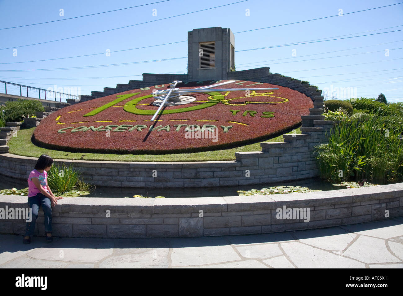 Flower Clock Niagara on the Lake Niagara Parkway Stock Photo - Alamy