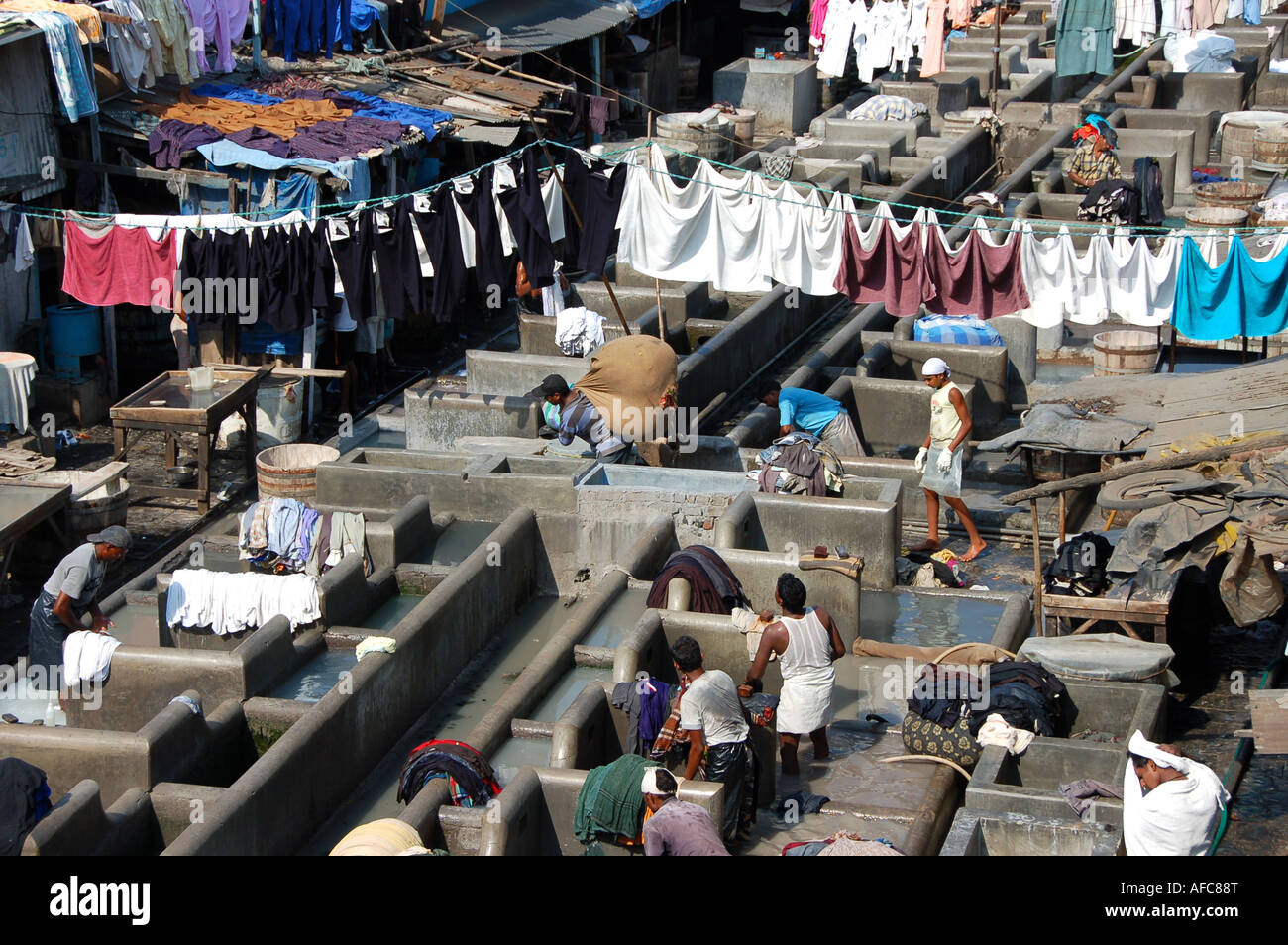 Washing clothes at Dhobi Ghat laundry in Mumbai, India Stock Photo - Alamy