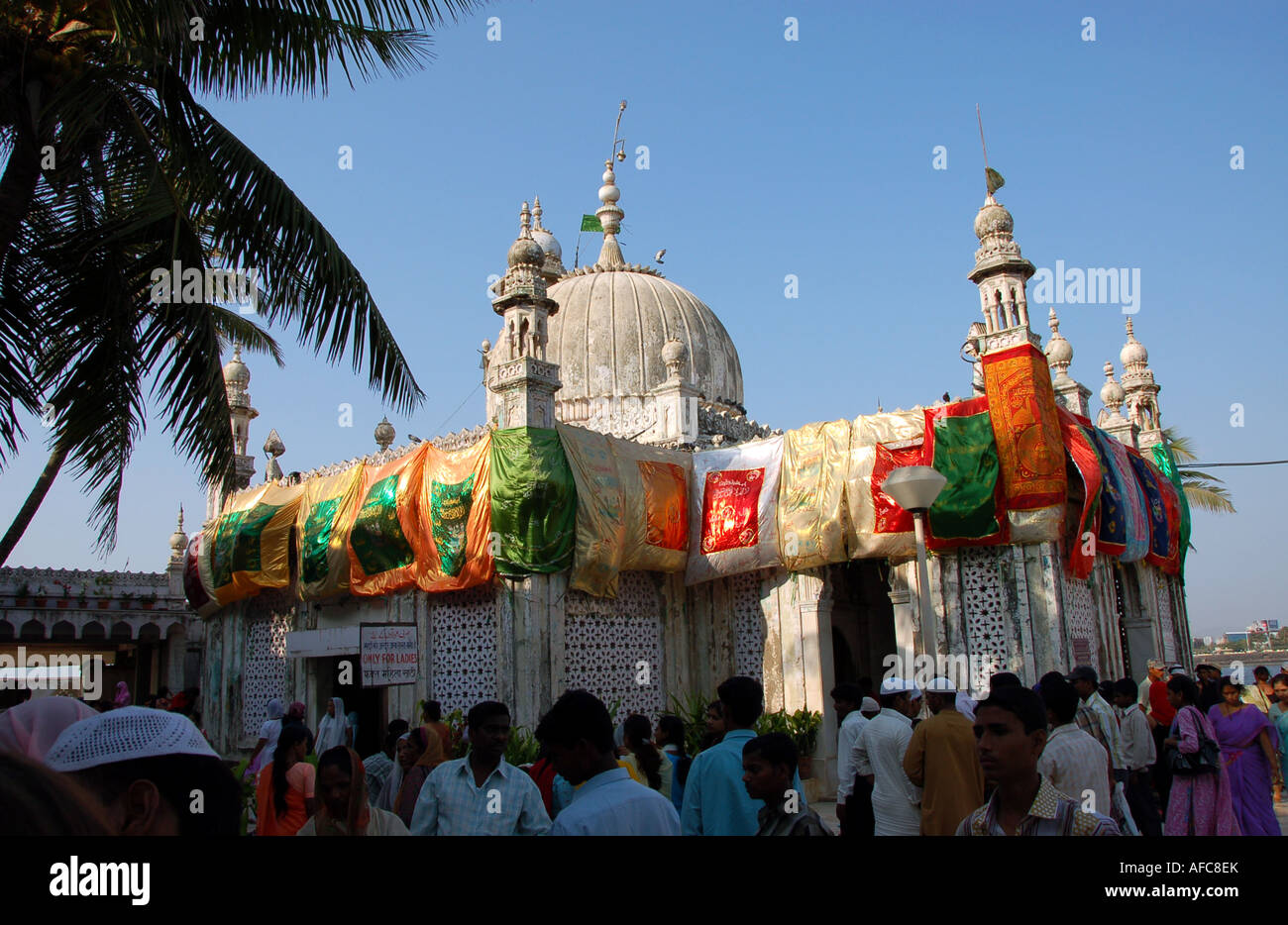 Haji Ali Dargah mosque in Mumbai, India Stock Photo - Alamy