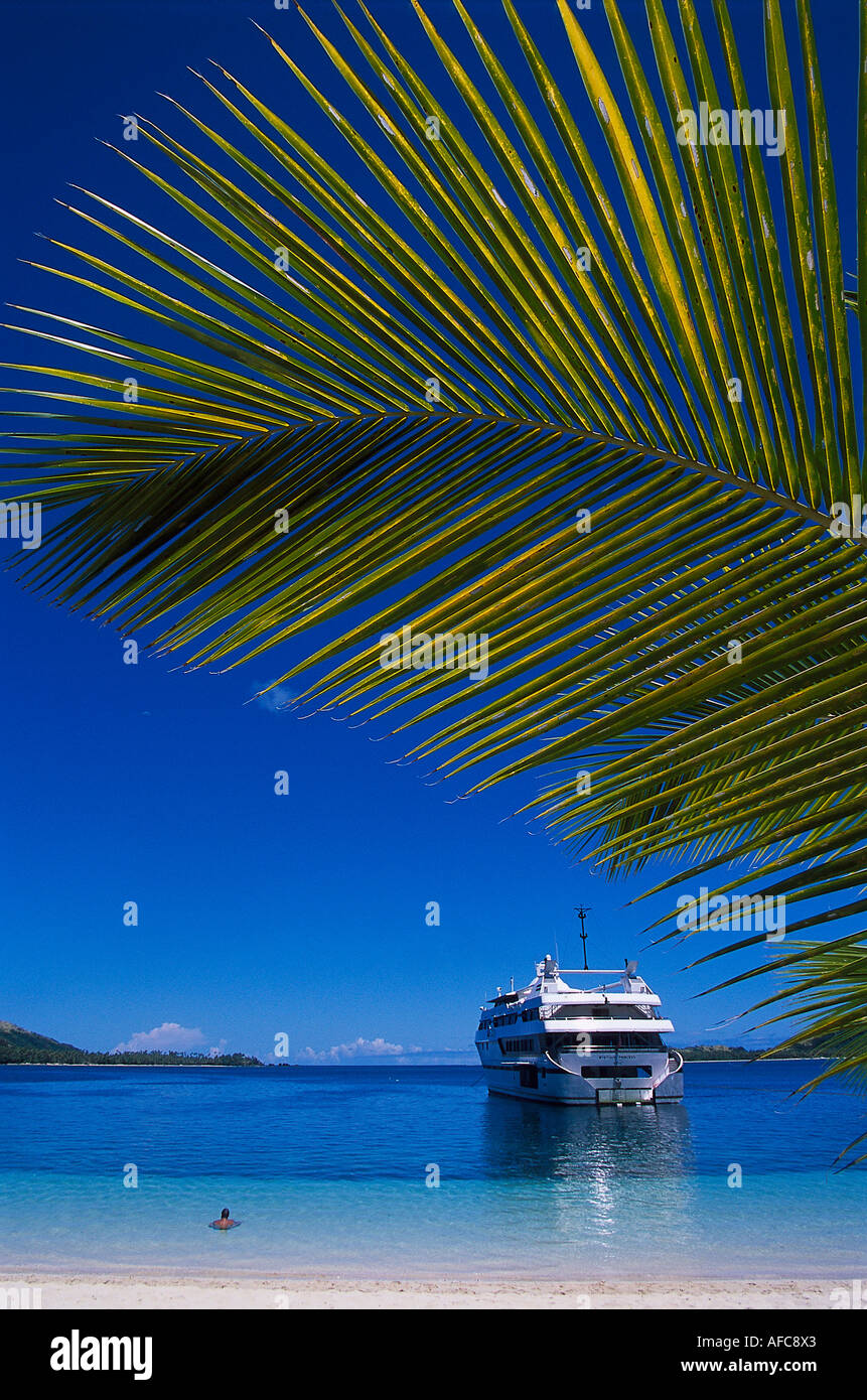 Palm & MV Mystique Princess, Blue Lagoon Cruise Nanuya Lailai Island ...