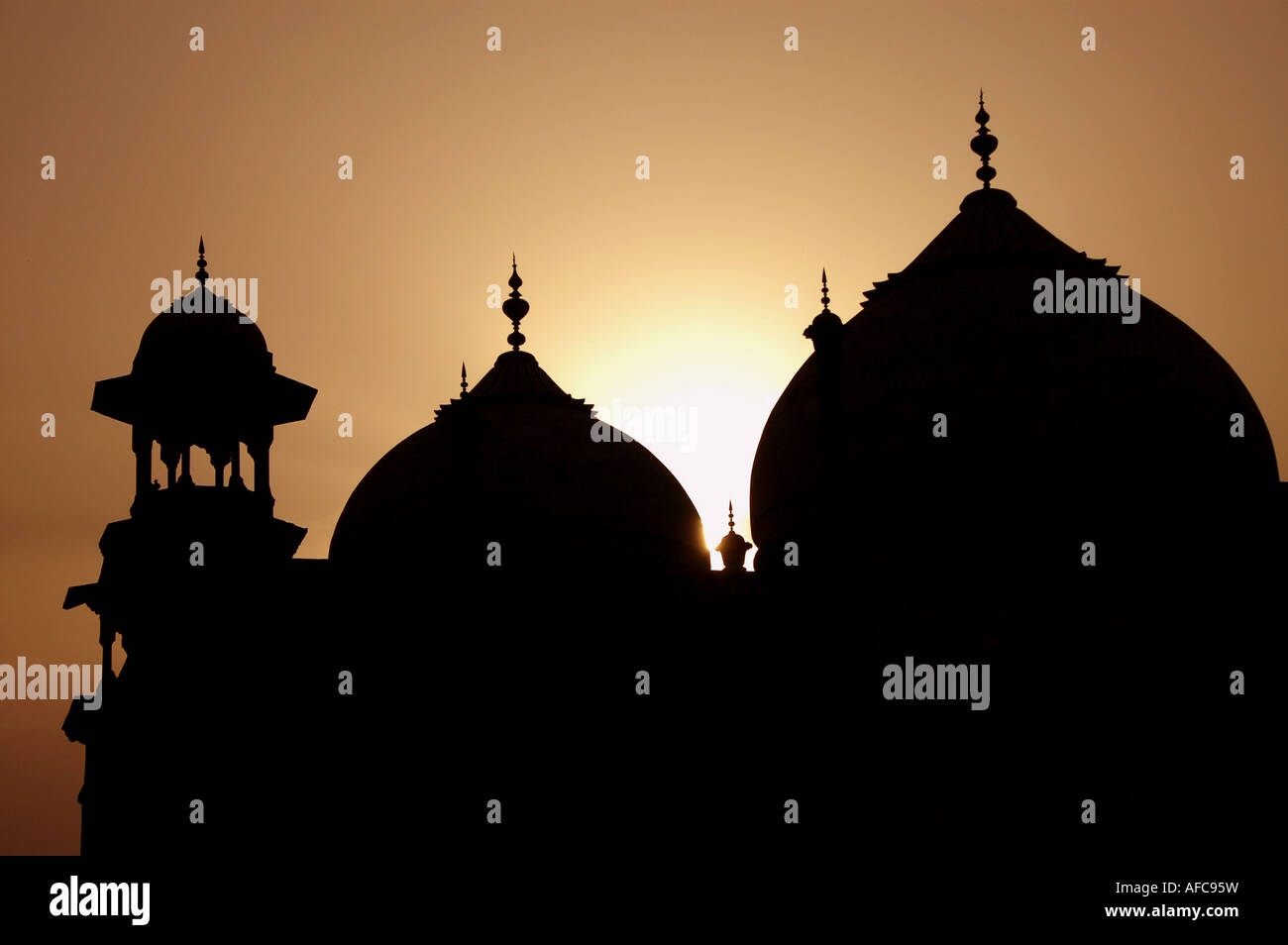 Mosque at the Taj Mahal at sunset, India Stock Photo - Alamy
