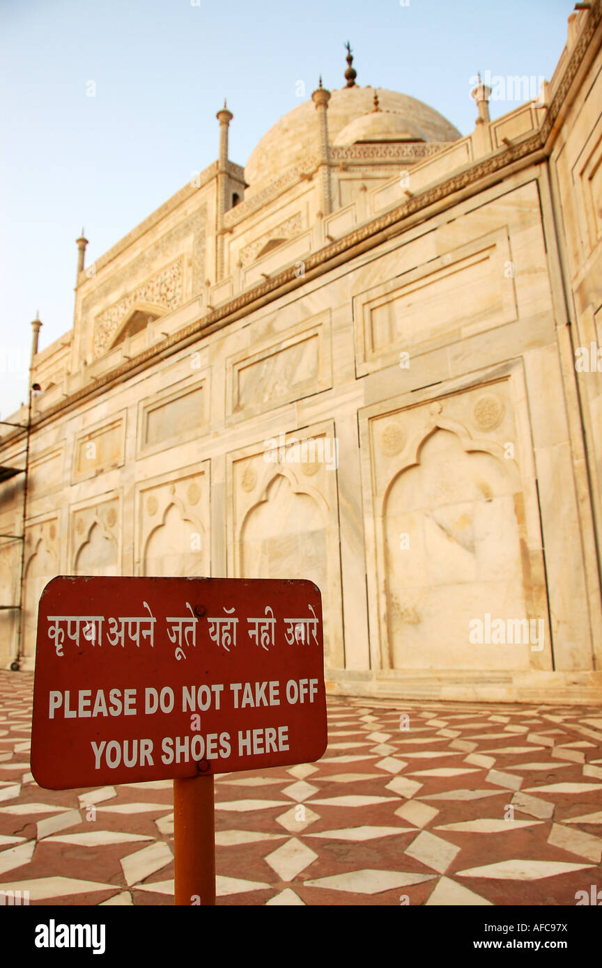 Sign for tourists at the Taj Mahal, India Stock Photo - Alamy