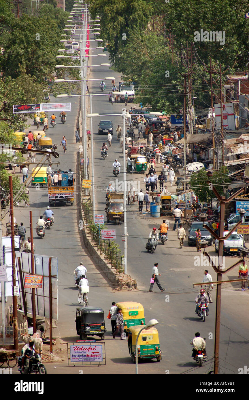 Main road in Agra, home of the Taj Mahal Stock Photo - Alamy