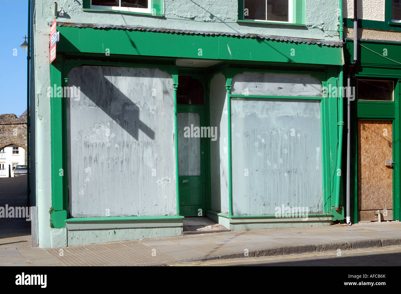 Closed shop in British town Stock Photo - Alamy