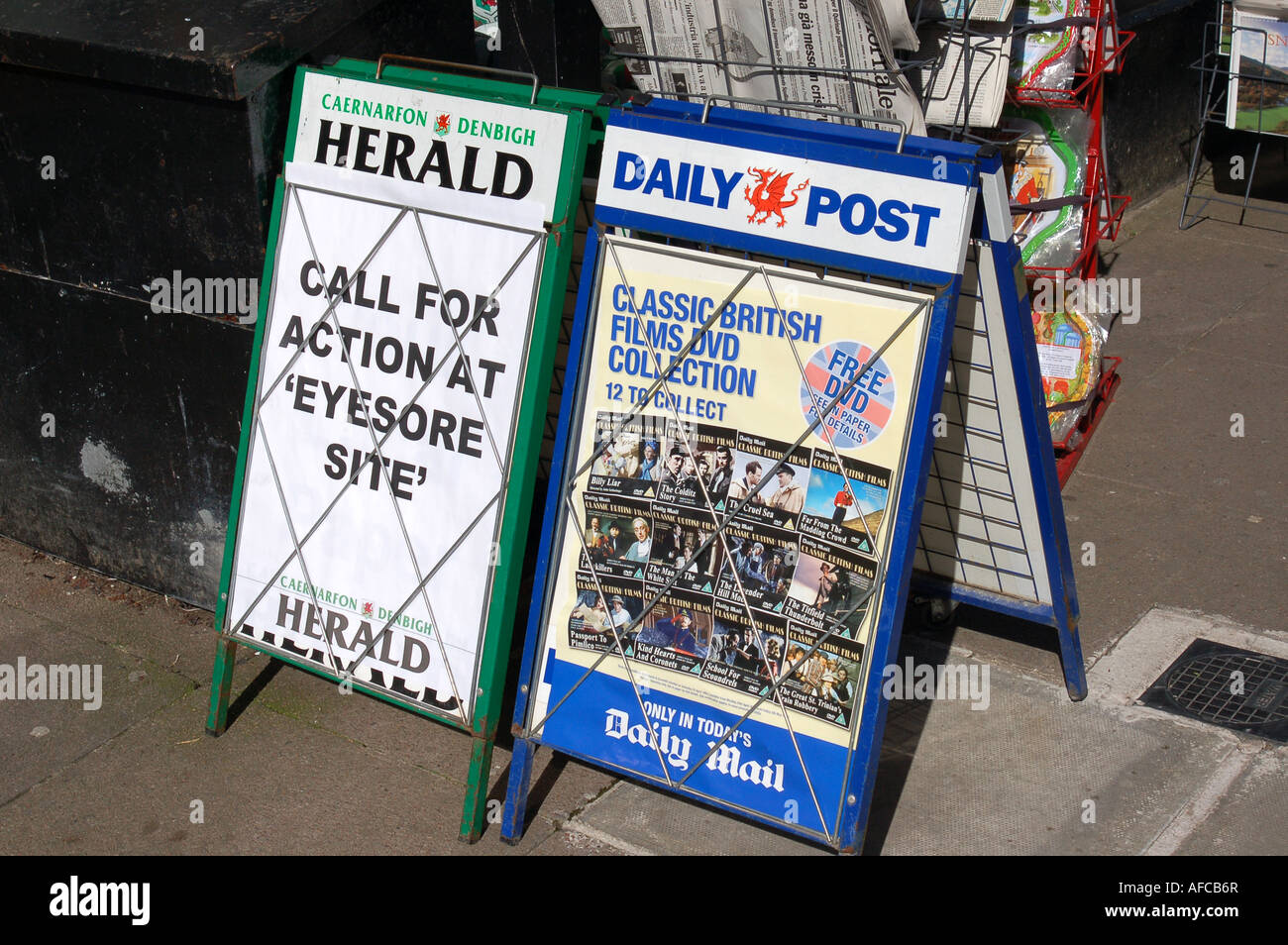 Newspaper board hi-res stock photography and images - Alamy