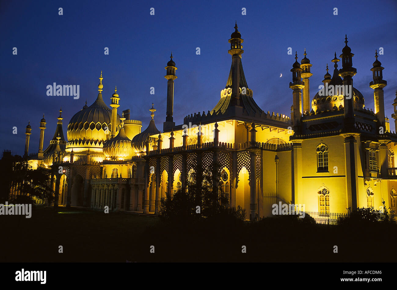 The royal pavilion at night hi-res stock photography and images - Alamy