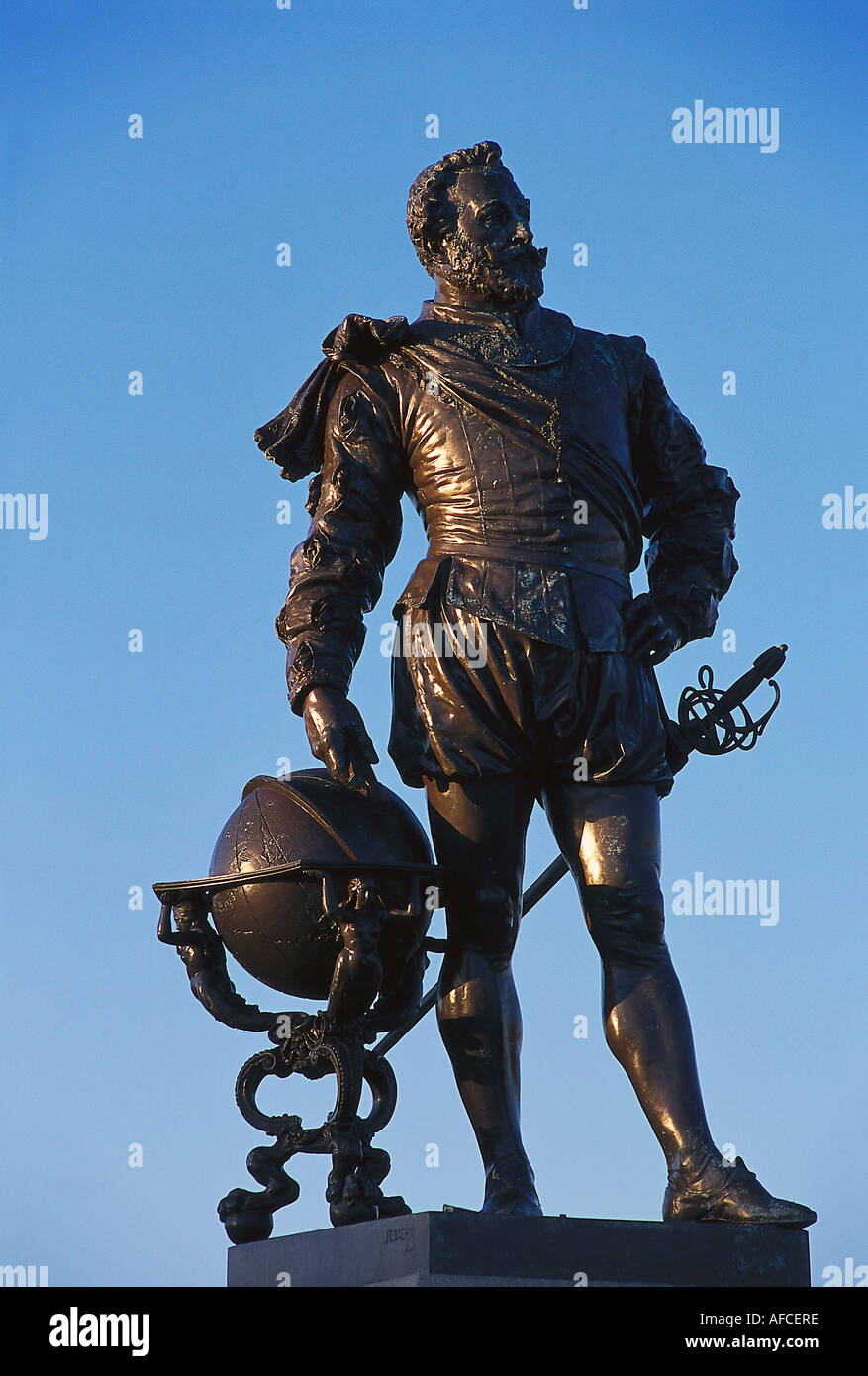 Sir Francis Drake Statue, Plymouth, Devon England Stock Photo - Alamy