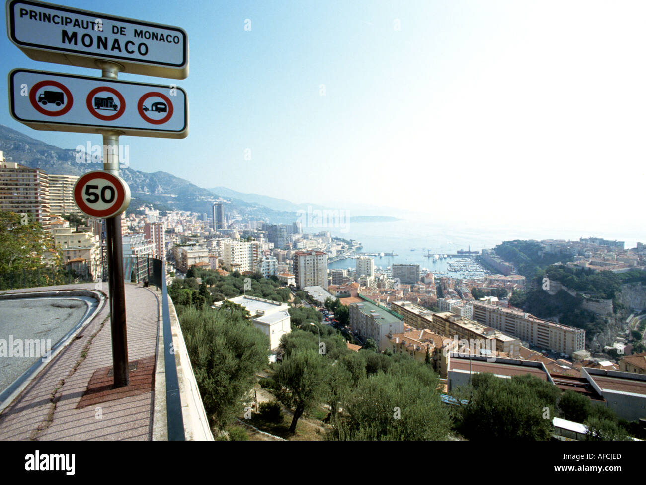 SIGNPOST AND VIEW OF MONTE CARLO MONACO Stock Photo - Alamy