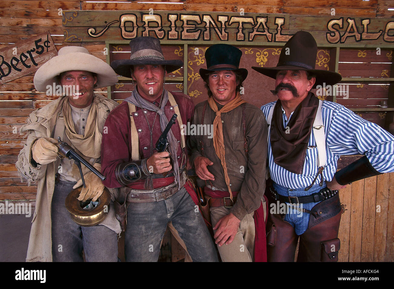 Gunslingers hi-res stock photography and images - Alamy