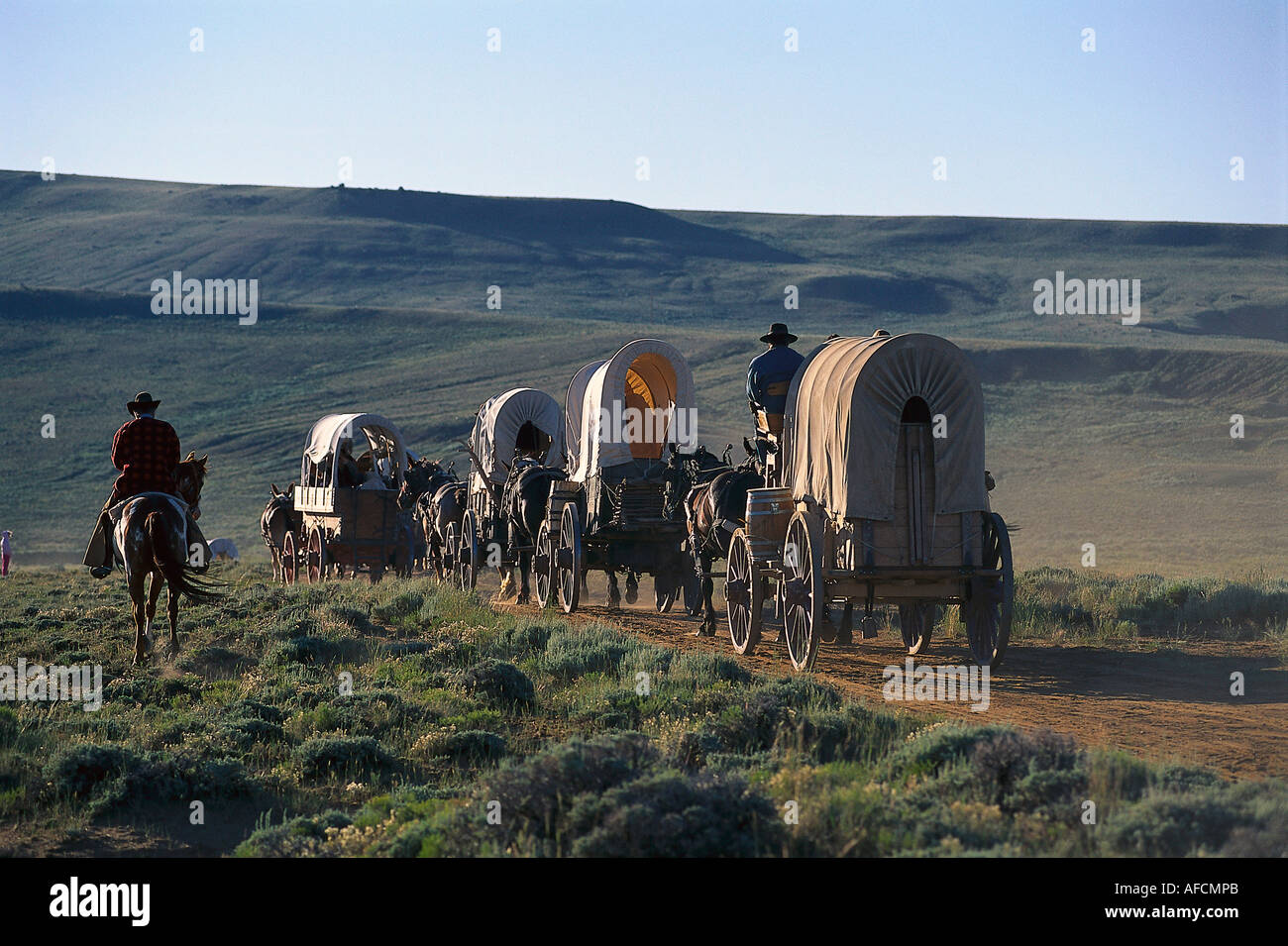 Covered wagon in american landscape hi-res stock photography and images ...