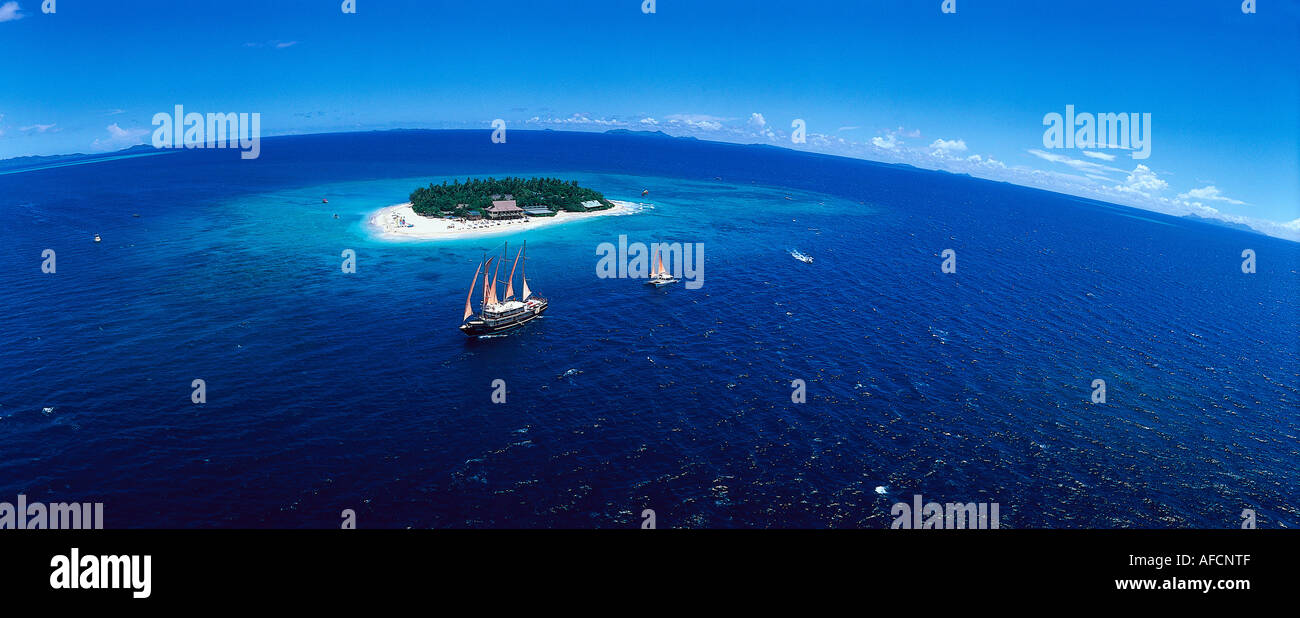 Aerial Photo, Beachcomber Island, Mamanuca Group Fiji Stock Photo - Alamy