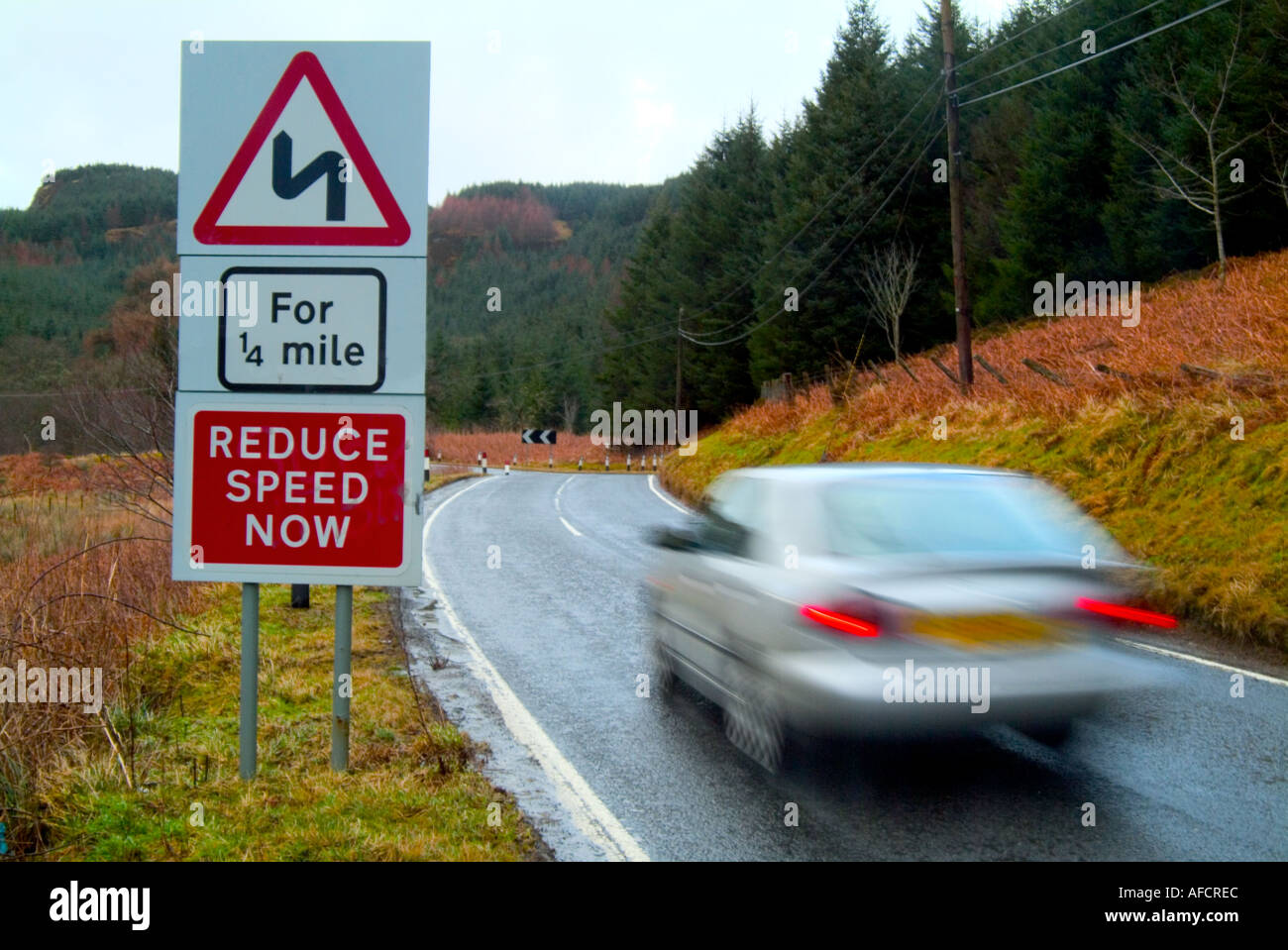Car driving past speeding sign hi-res stock photography and images - Alamy