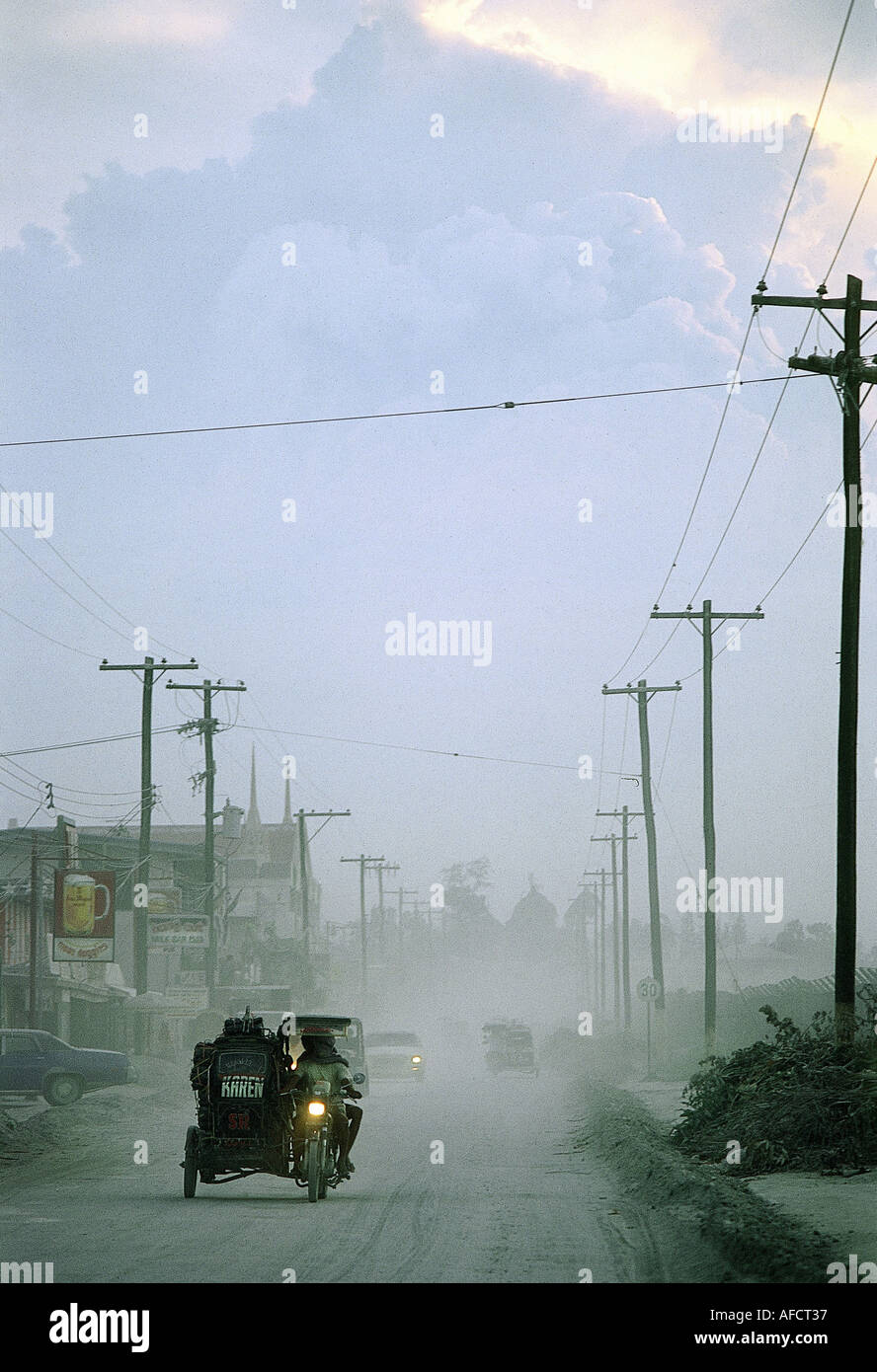 1990s volcano eruption hi-res stock photography and images - Alamy