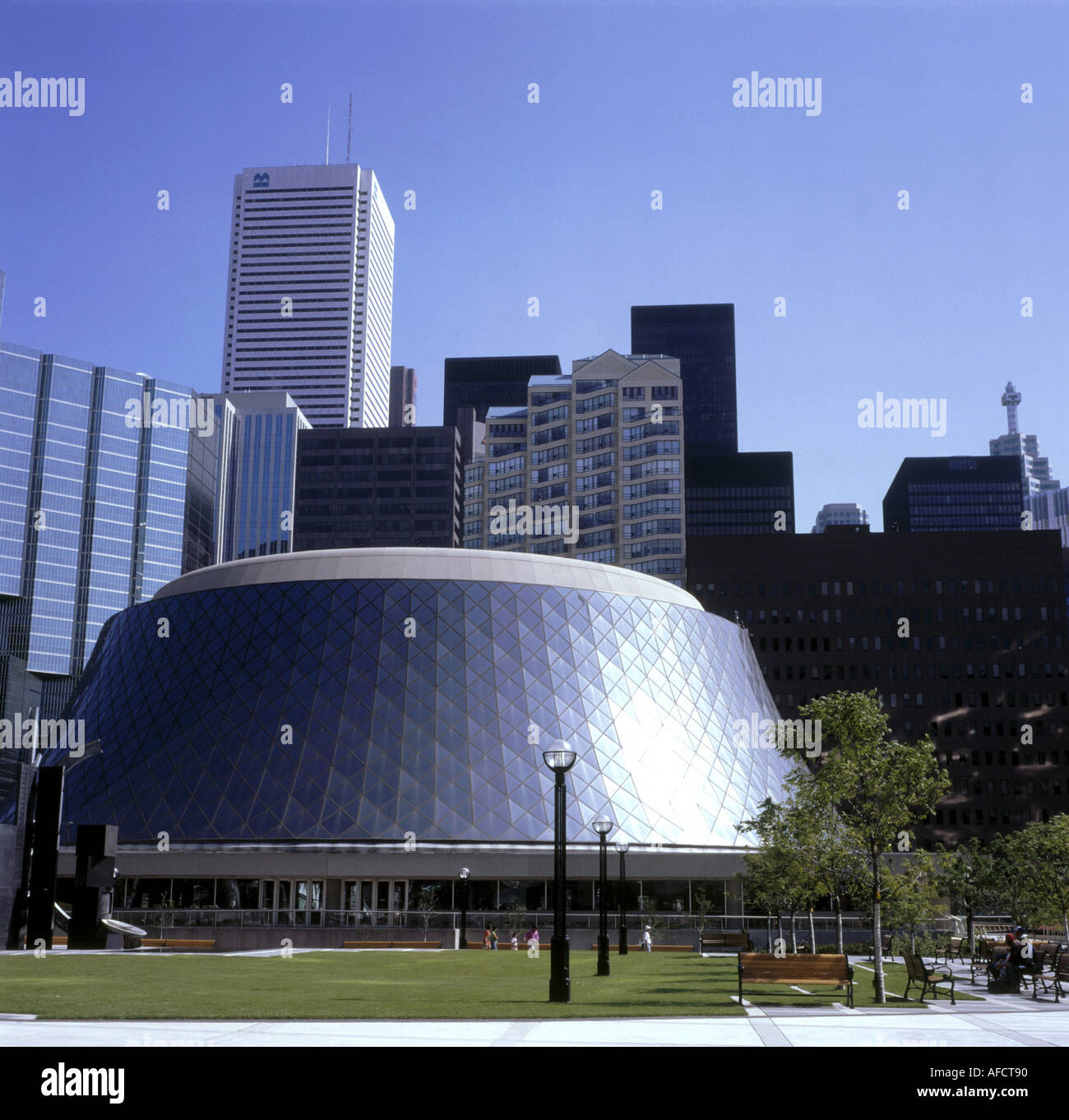 Canada roy thomson hall hi-res stock photography and images - Alamy