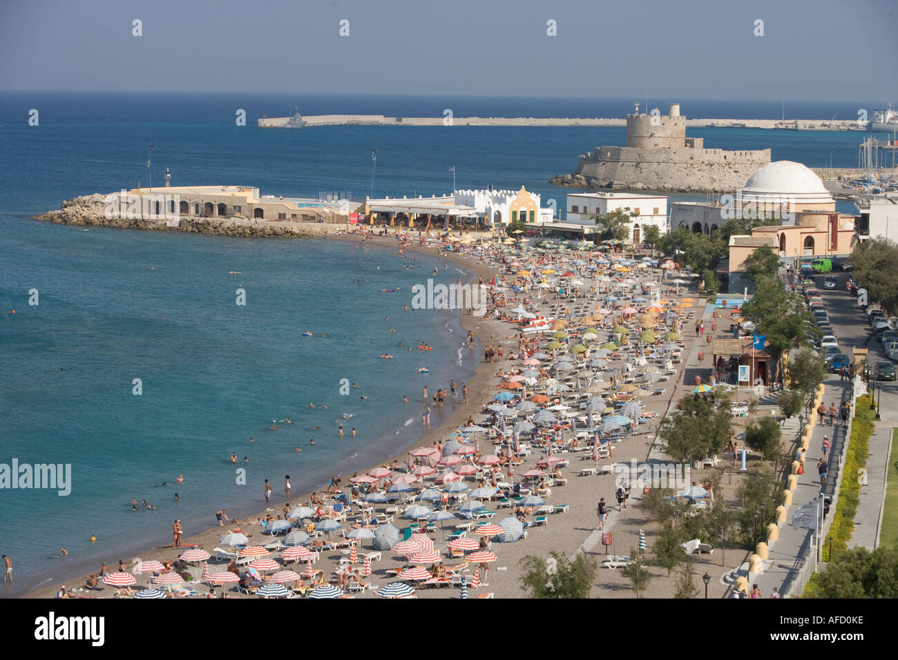Beach Crowd, Rhodes Main Beach Rhodes, Greece Stock Photo - Alamy
