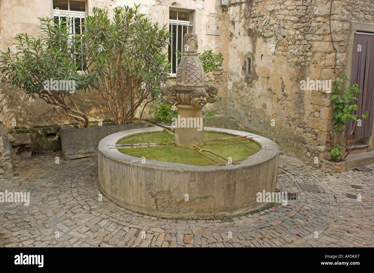 Seguret provence village vaucluse hi-res stock photography and images ...