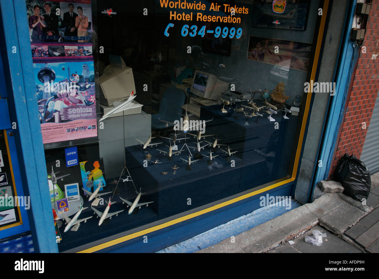 Tourism agents hi-res stock photography and images - Alamy