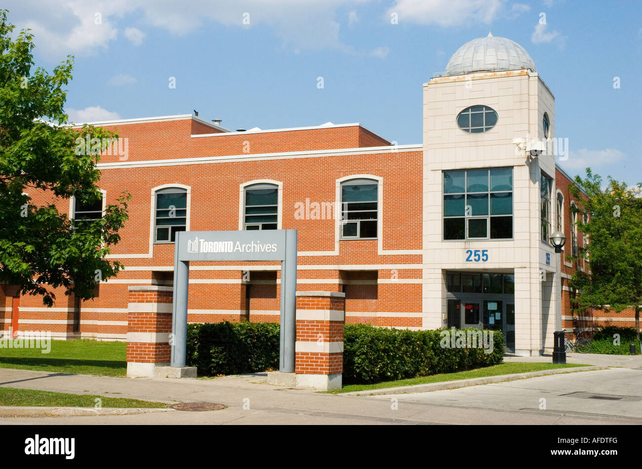 Canada records building hi-res stock photography and images - Alamy