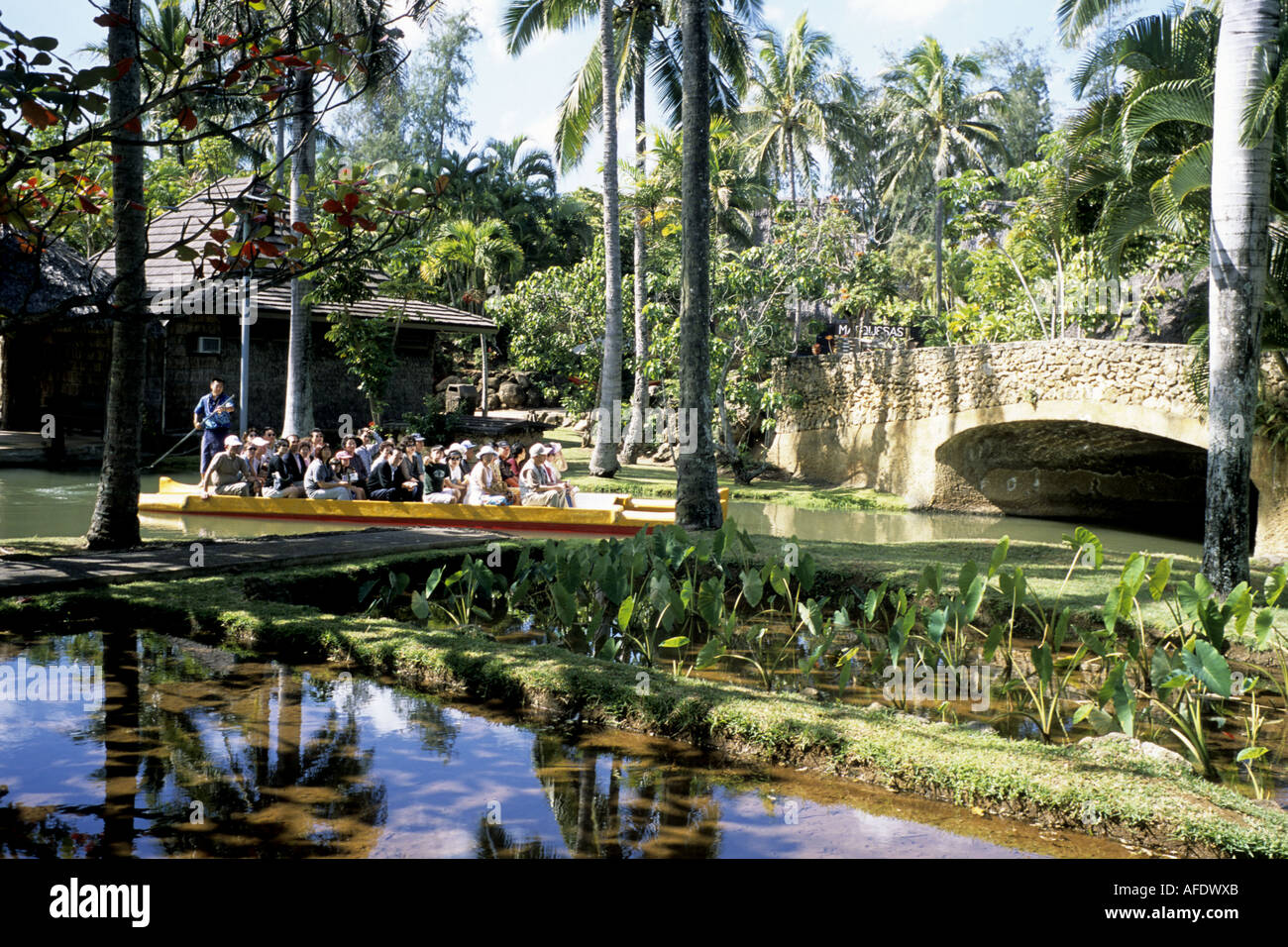 Polynesian Dance Performance, Polynesian Cultural Center, Laie, Oahu ...