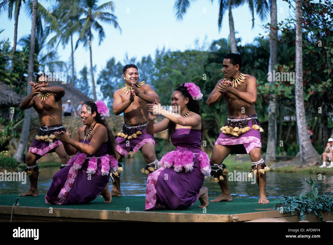 Polynesian Dance Performance, Polynesian Cultural Center, Laie, Oahu ...