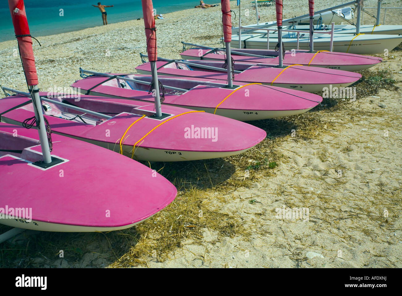 Boats on small beach hi-res stock photography and images - Alamy