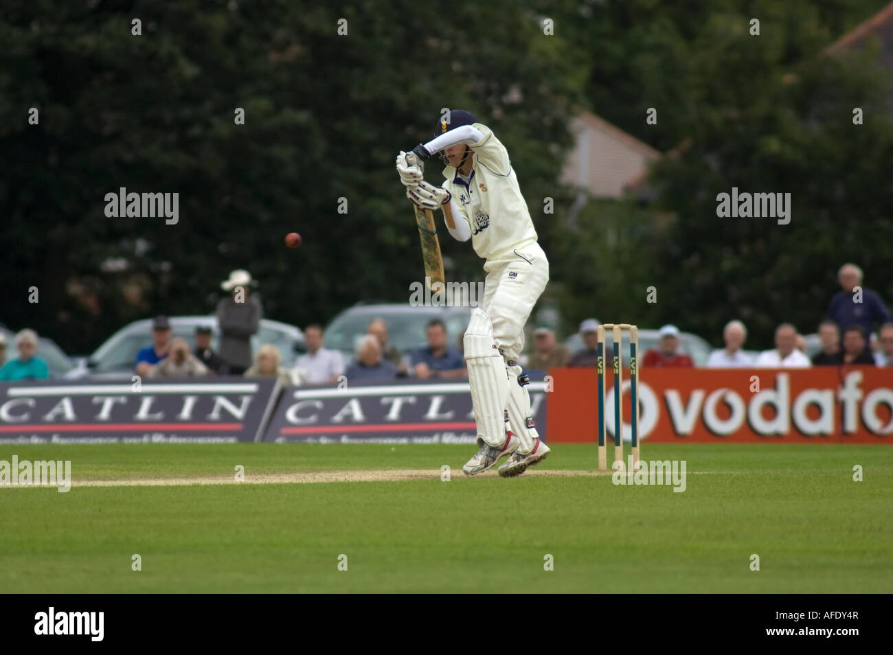Hitting cricket shot hi-res stock photography and images - Alamy