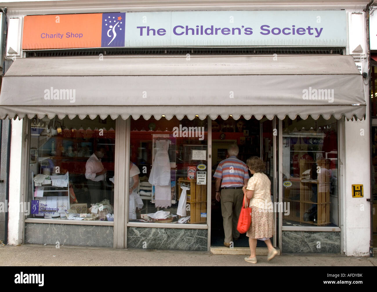 Whitton high street hi-res stock photography and images - Alamy