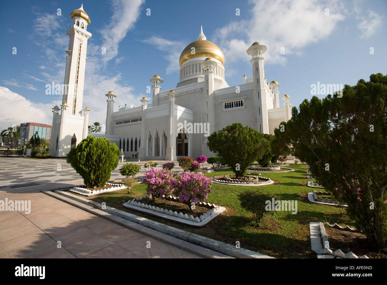 Omar Ali Saifuddien Mosque, Bandar Seri Begawan, Brunei Darussalam ...